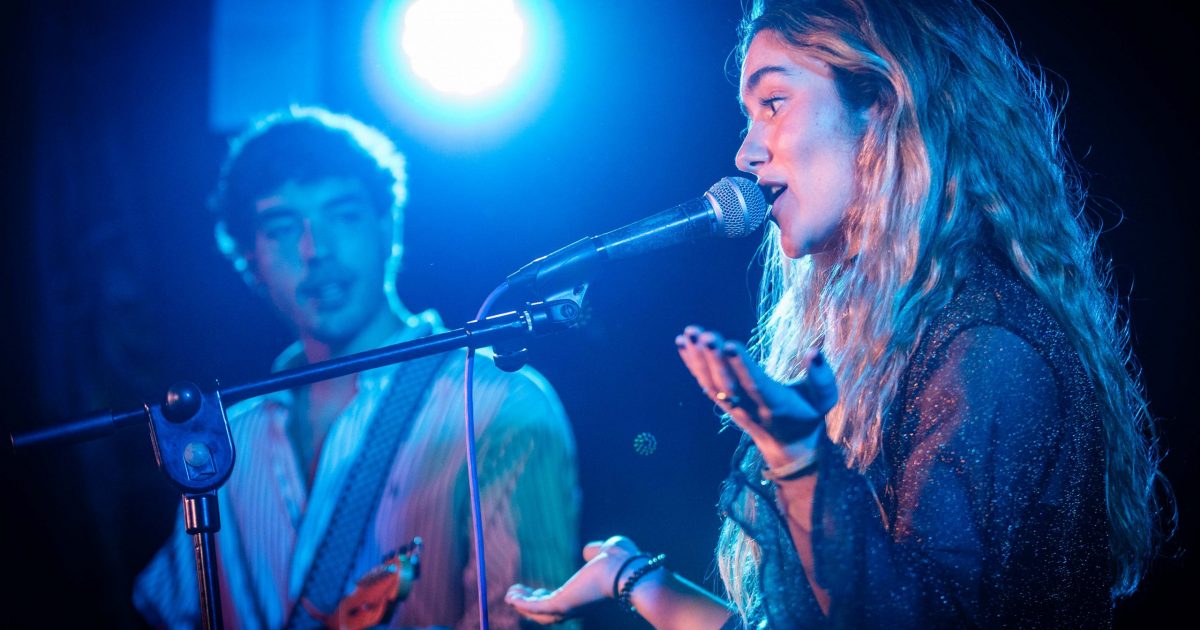 Éxito rotundo en el concierto de Moni Motes en Loco Club